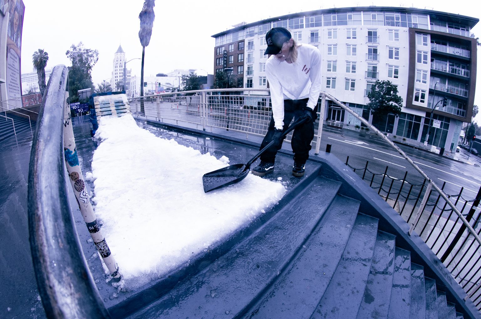 HOW DID A BUNCH OF SNOWBOARDERS SESSION HOLLYWOOD HIGH? - Jenkem Magazine